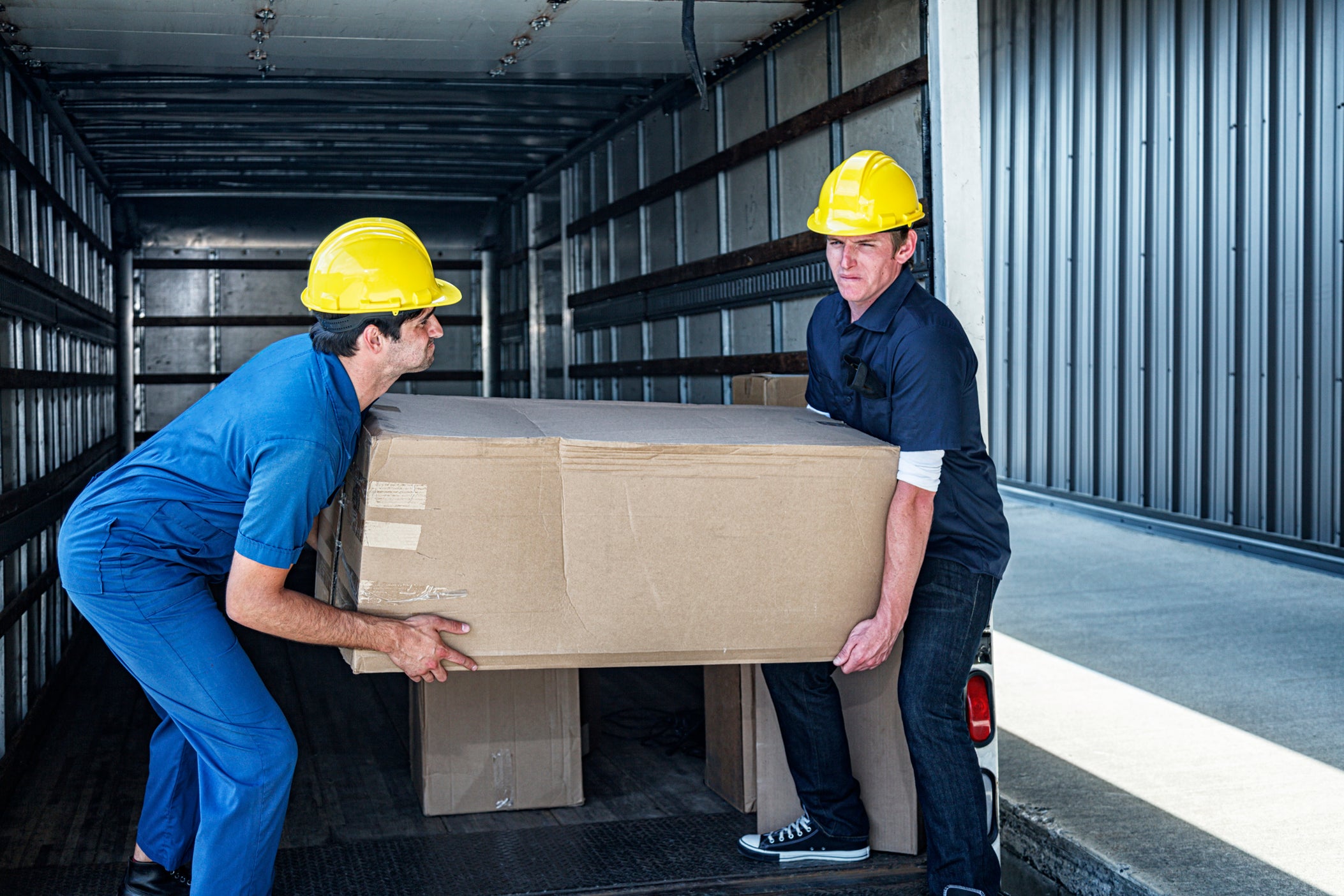 How to safely lift weight to avoid injury — Bluetrolley.com